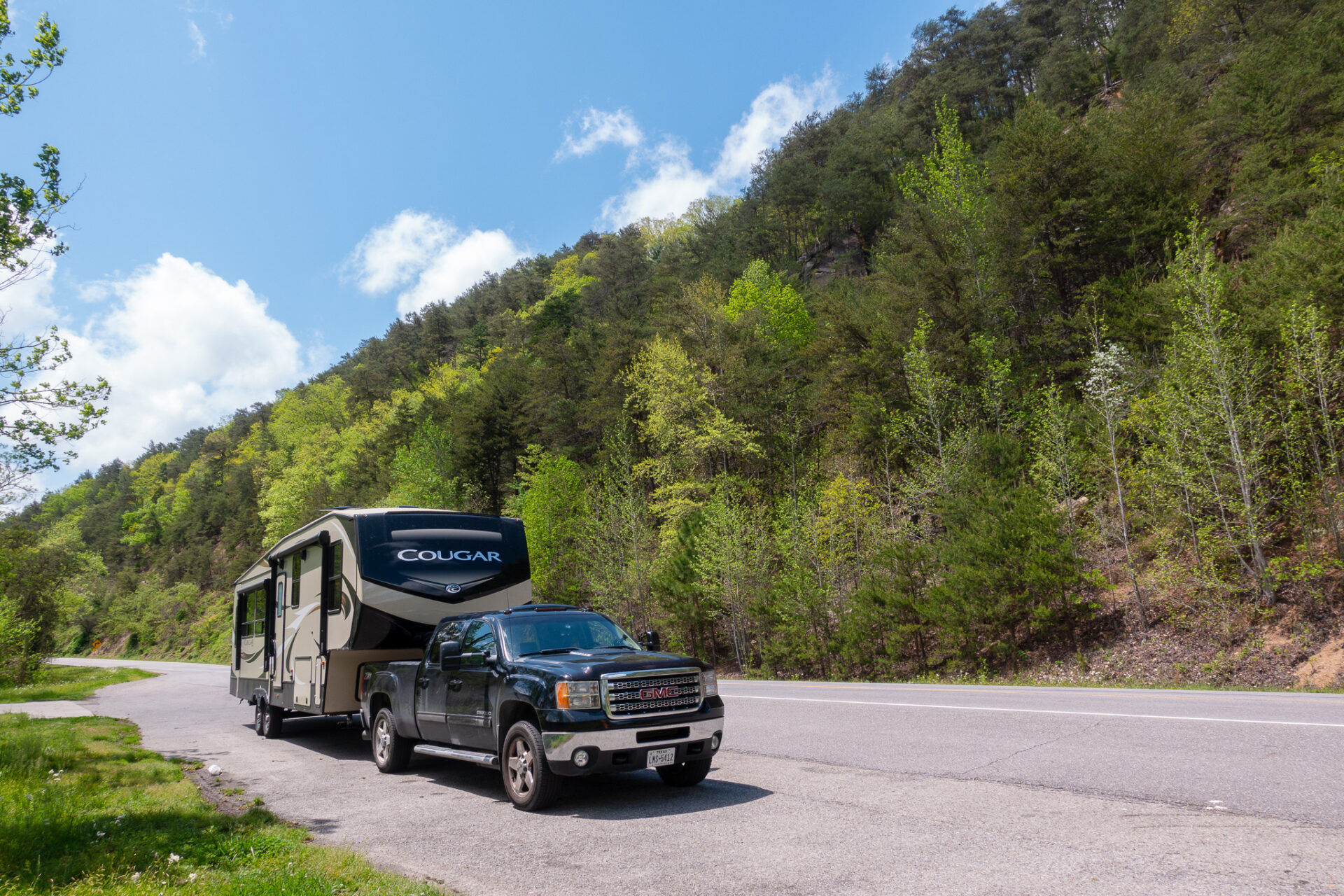 How to Find an RV Camping Spot Near National and State Parks During ...