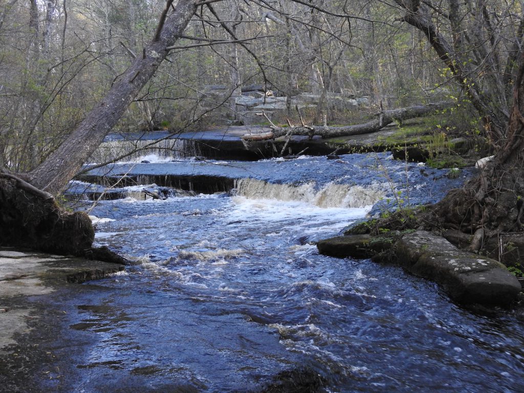 Top 10 Waterfalls in Rhode Island | RVshare